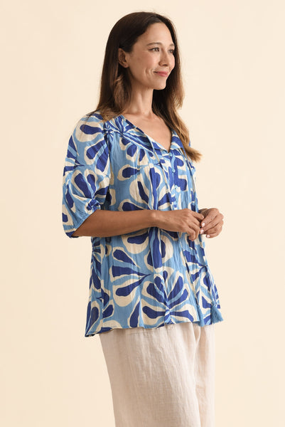 Claris Blue Daisy Crinkle Cotton Top - Blue Bungalow AU